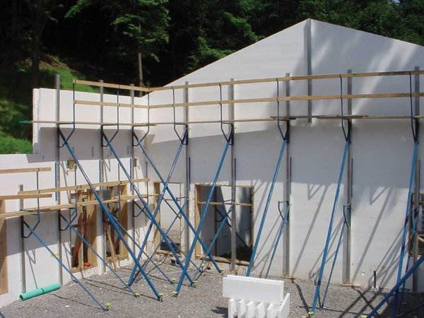 Options for Wall Bracing | ICF Builder Magazine